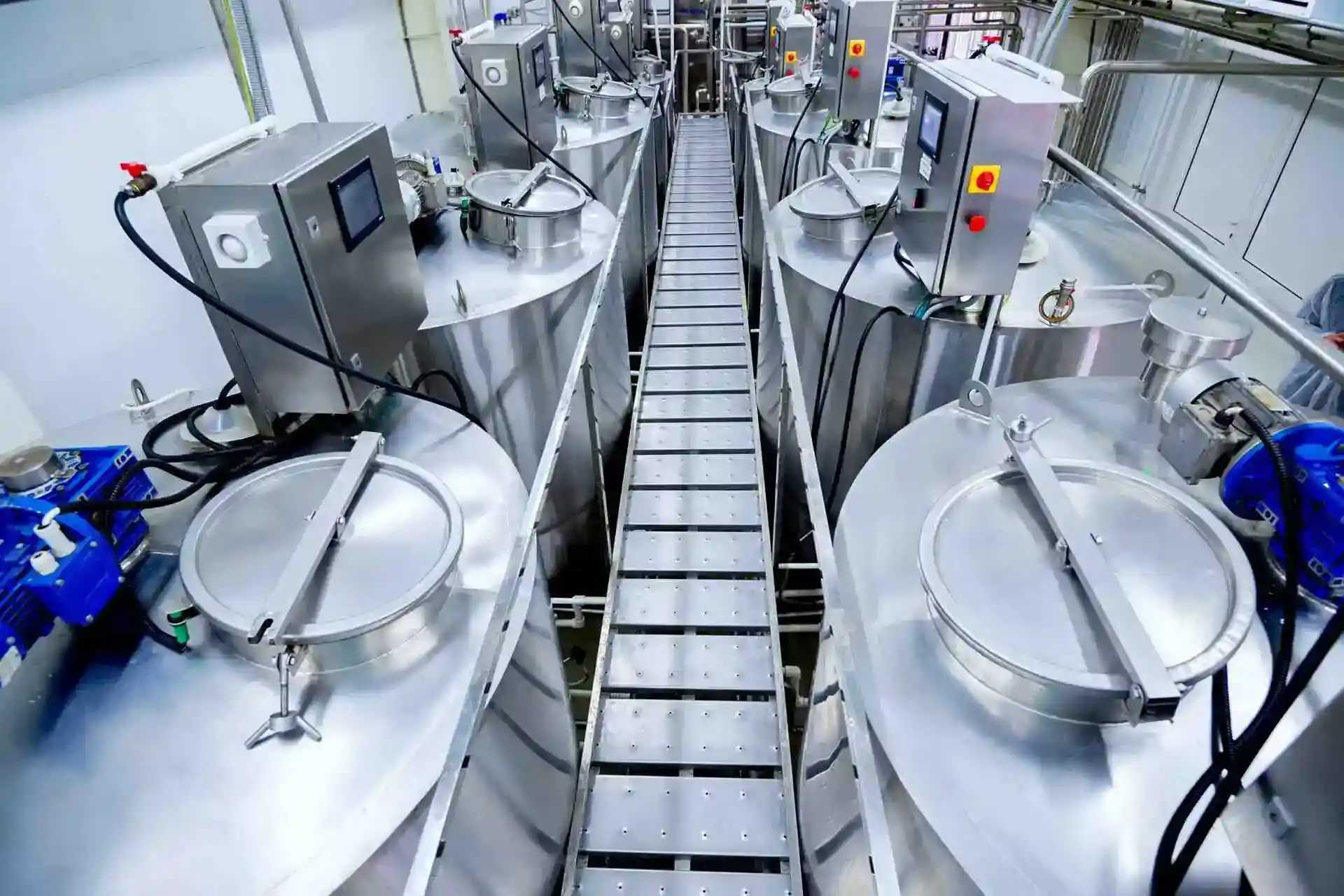 Synchronized Clocks for Food Processing | Pyramid Time Systems